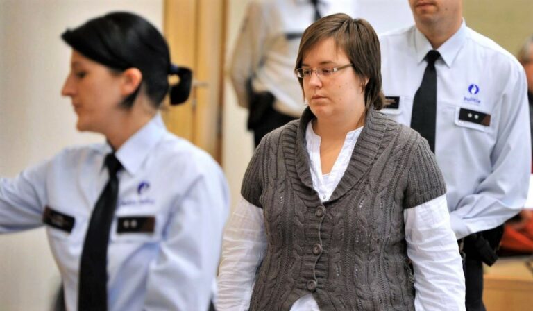 Els Clottemans et le meurtre au parachute : le bracelet électronique n ...