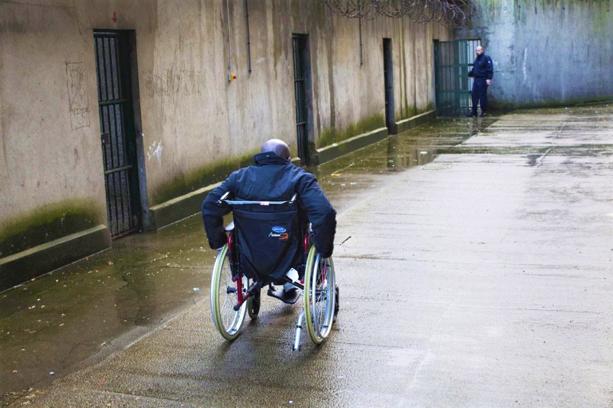 Le handicap moteur et sensoriel en prison : une double peine taboue - L ...