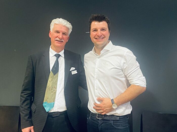 La famille Sarton dépoussière les pendules du maître horloger et crée ...