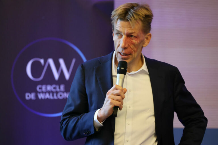 Chris Peeters, CEO de bpost, attribue la grève à la résistance au ...