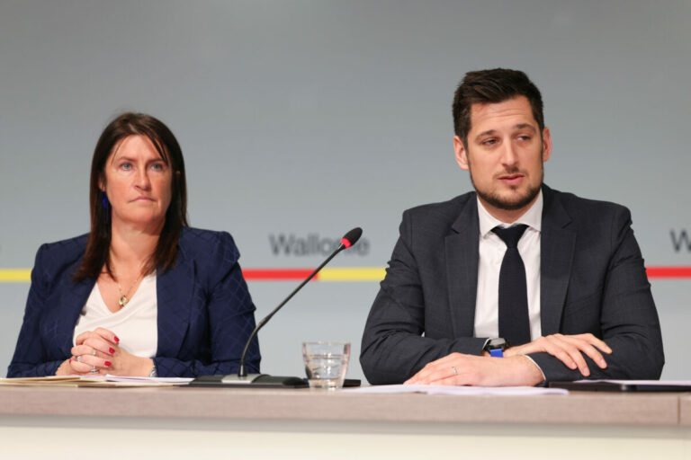 Deux hauts fonctionnaires étiquetés socialistes de l’administration ...